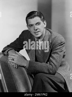Ronald Reagan c 1940 (The actor years) sepia Stock Photo - Alamy
