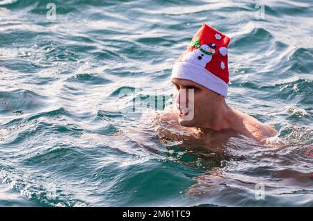 At exactly noon, the Sea Organ jumped into the sea and greeted the New ...