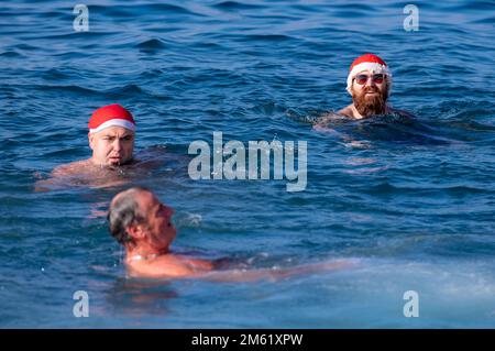 At exactly noon, the Sea Organ jumped into the sea and greeted the New ...