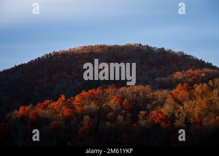 Autumn color shows in the forested mountains of Central Appalachia ...
