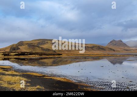 View of the landscape around Dyrhólaey Lighthouse, South Iceland Stock ...