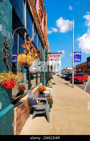 Bench with Route 66 sign Stock Photo - Alamy