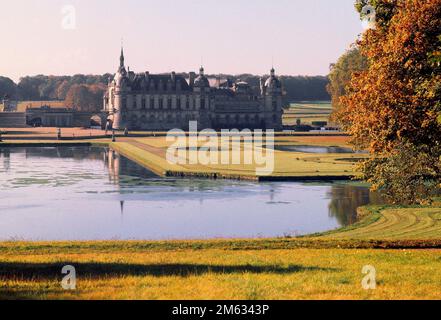 EXTERIOR-VISTA - FOTO AÑOS 60. Location: PALACIO. CHANTILLY. France ...