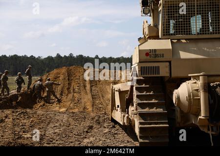 Soldiers assigned to the 135th Quartermaster Company, 87th Division ...