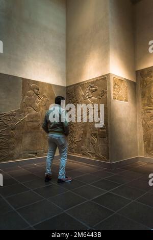 Low relief sculptured panels, Assyrian Palace Sculptures, Metropolitan ...