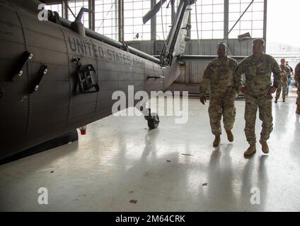Gen. Michael Garrett and Command Sergeant Major Todd Sims visited Fort ...