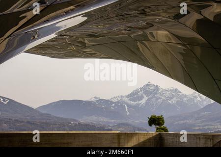 View of mountains range from the Hungerburg station with people looking ...