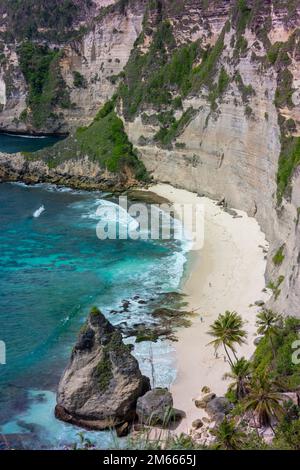 Diamond Beach on Nusa Penida Stock Photo - Alamy