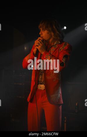 A vertical shot of Louis Leimbach singing at Lime Cordiale Show in ...