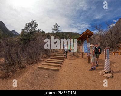 Hikers climb the Incline, Manitou Springs, Colorado Stock Photo - Alamy