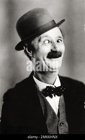 Vintage photo - famous 1920s silent film actor Harold Lloyd and Mildred Davis in Never Weaken ...