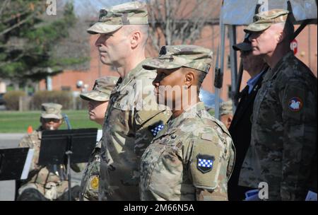 Maj. Gen. Rodney Faulk (right), commanding general of the Army Reserve ...