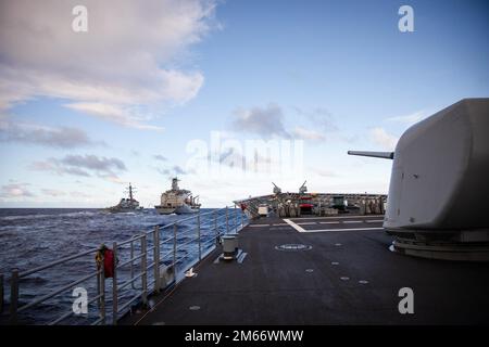 USS Decatur (DDG-31) underway in 1972 Stock Photo - Alamy