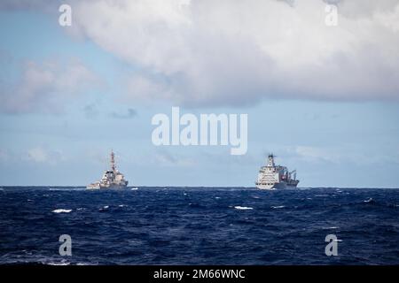 USS Decatur (DDG-31) underway in 1972 Stock Photo - Alamy