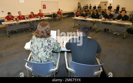 SEATTLE (April 9, 2022) -- Naval Reserve Officers Training Corps (NROTC ...