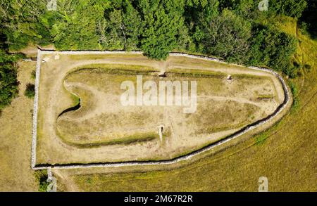 Belas Knap 5000 year Neolithic chambered long barrow near Winchcombe ...