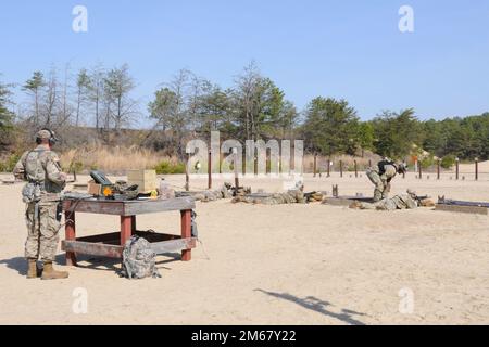These NJARNG soldiers from the 119th CSSB (Combat Sustainment Support ...