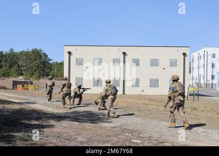Group of soldiers on a shooting range Stock Photo - Alamy