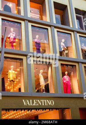 Valentino storefront/shop window/visual merchandising of Bond St store ...