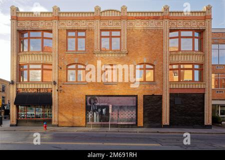 Calumet Building on West Chippewa Street is a low-rise example of Art ...