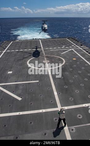 PHILIPPINE SEA (April 8, 2022) Electronics Technician 2nd Class Blaze ...