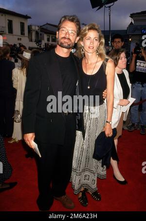Perry king and Jamie Elvidge at the premiere of In the Line of Fire on ...