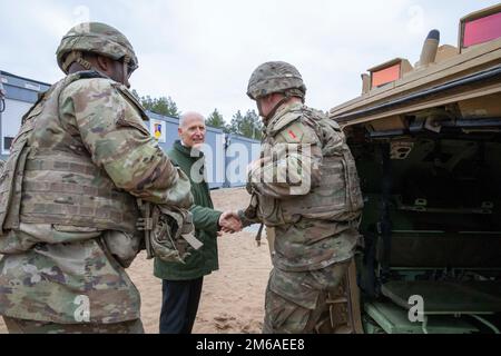 U.S. Sen. Rick Scott meets U.S. Soldiers with the 3rd Battalion, 66th ...