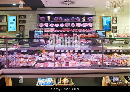 Meat and sausage service, Edeka Niemerszein, Hamburg, Germany Stock ...