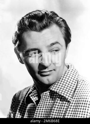 Robert Mitchum, 1940s Stock Photo - Alamy