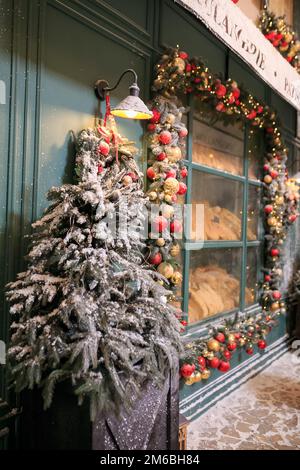 Christmas cafe bakery exterior with Christmas decorations Stock Photo ...