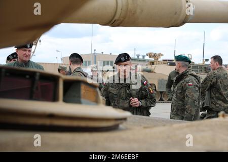 A Soldier assigned to the 34th Division Sustainment Brigade, Illinois ...