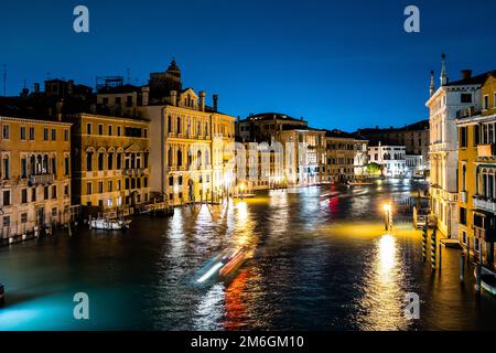night view of lagoon city during Christmas Stock Photo - Alamy