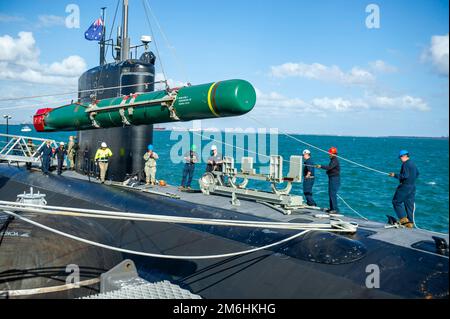 PERTH, Australia (April 28, 2022) – Sailors assigned to the Los Angeles ...