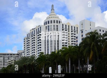Typical Facade in Miami Beach, Florida Stock Photo - Alamy