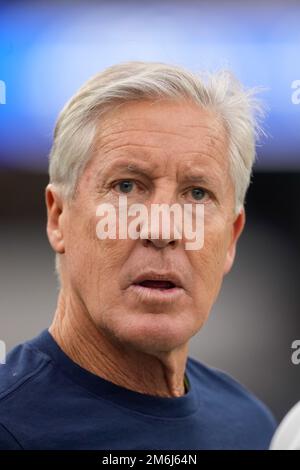 Head coach Pete Carroll of the Seattle Seahawks coaches against the ...