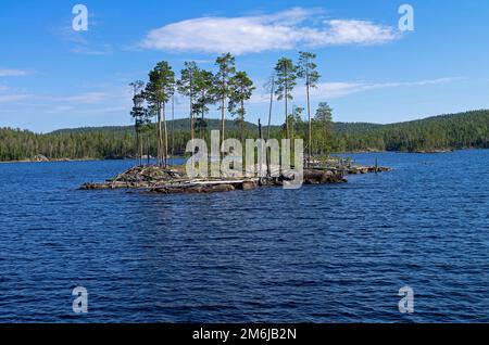 Lake landscape in the Murmansk region Stock Photo - Alamy