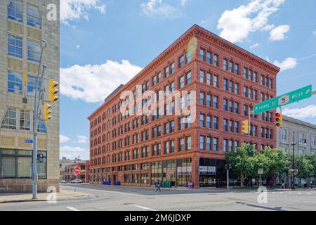 Sidway Building, erected in 1907, grew by two floors in 1913. It was ...