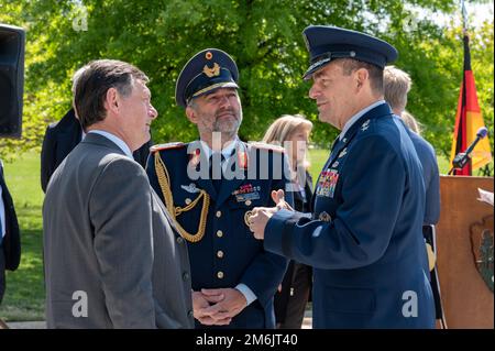 Brig. Gen. Frank Graefe, the defense attaché from the Federal Republic ...