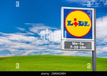 Company logo of the discounter Lidl Stock Photo - Alamy
