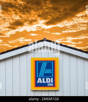 an aldi company logo sign Stock Photo - Alamy