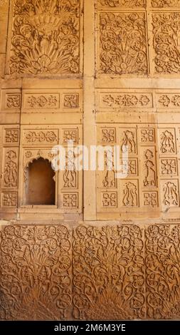 Carvings on the Mandapa and Pillars of Gohad Fort, Bhind, Madhya ...