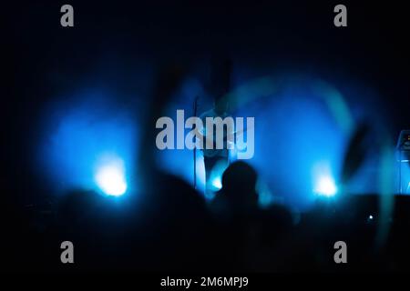 singer silhouette in stage lights live concert Stock Photo - Alamy