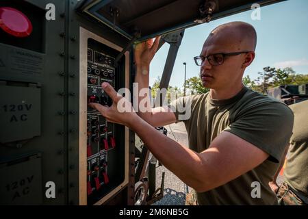 Sgt. Jonathan Johannes, an aviation radar technician with Marine Air ...