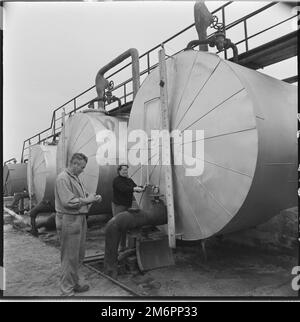 ***NOVEMBER 24, 1971, FILE PHOTO*** The Moravian Oil Mines in Hodonin ...