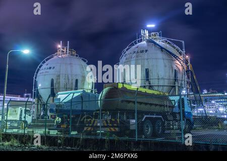 Factory night view of the Keihin region Stock Photo - Alamy