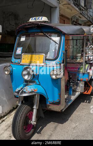 The Tuk Tuk in the Talat Noi Area in Bangkok, Thailand Stock Photo - Alamy
