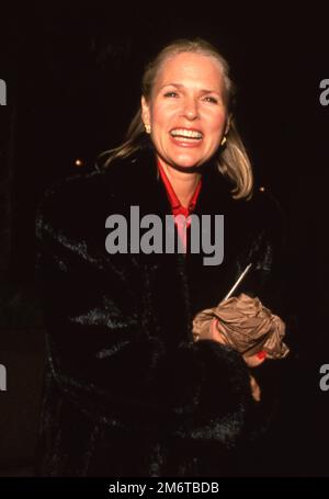 Sharon Gless at the Beaches Premiere at Academy Theater in Los Angeles ...