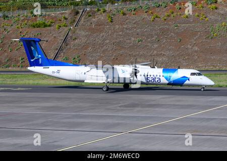 Azores Airlines De Havilland Dash 8 Q400 series aircraft landing ...