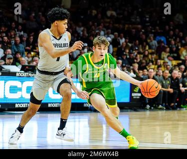 Colorado guard Julian Hammond III (3) looks to grab a rebound during ...