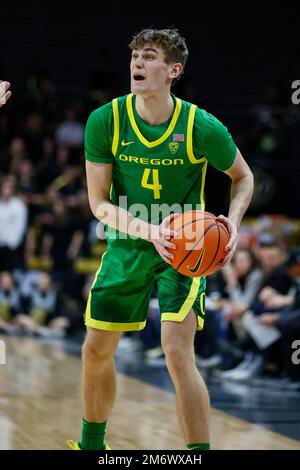 Oregon guard Brennan Rigsby (4) in action against Washington State ...